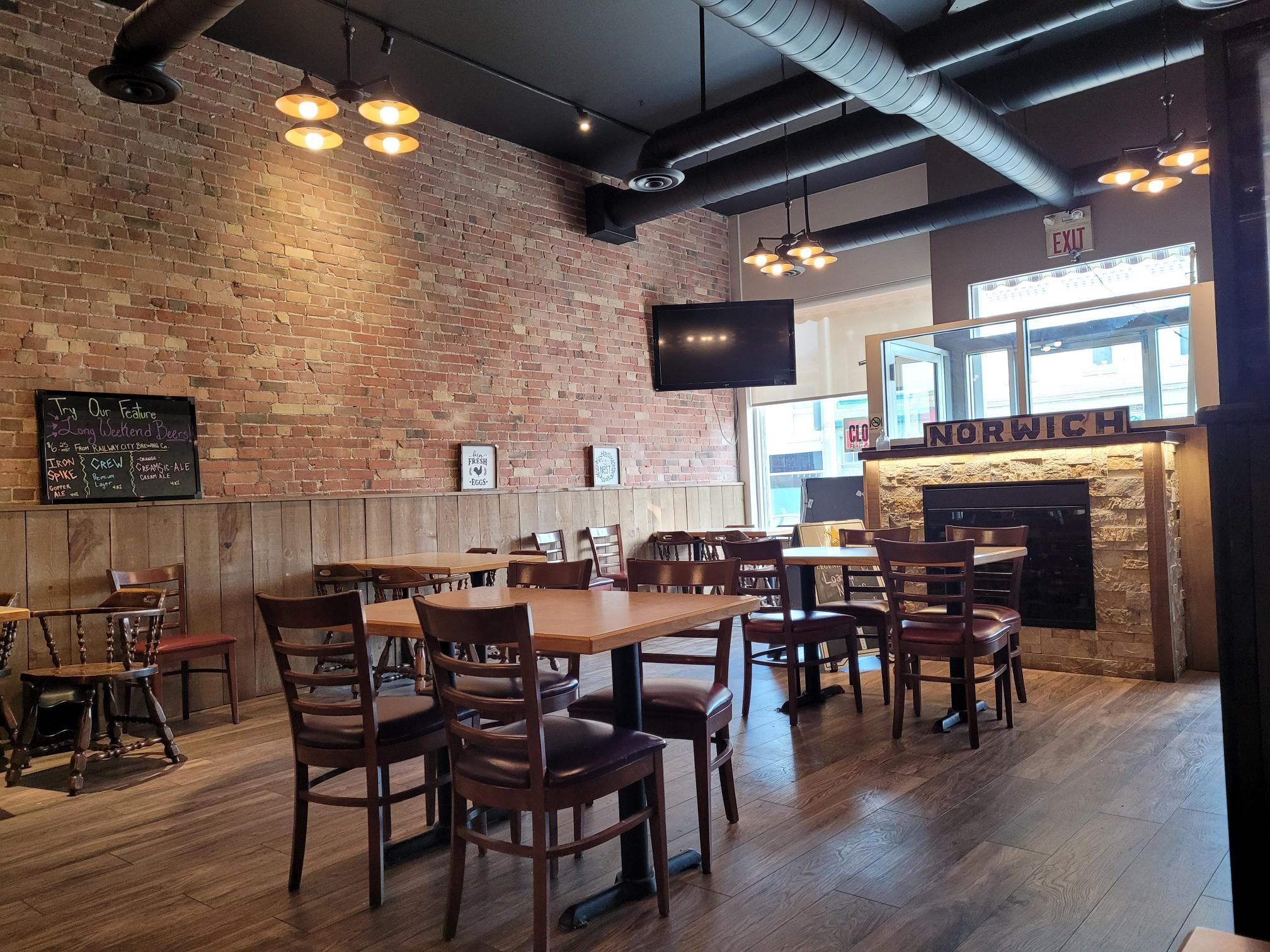 Village Restaurant & Pizzeria – Norwich Ontario